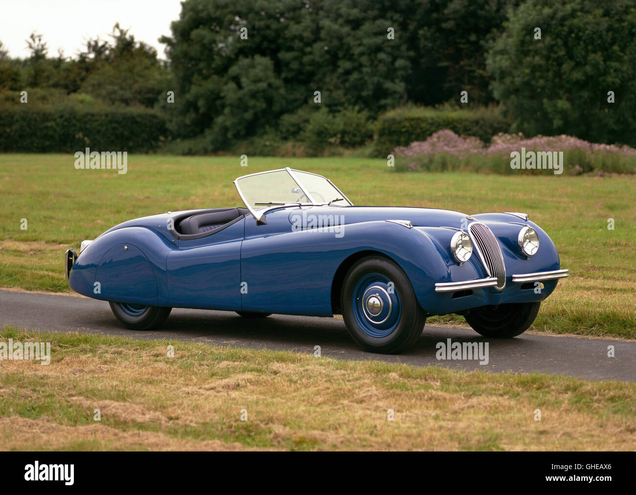 1948 jaguar xk120 -Fotos und -Bildmaterial in hoher Auflösung – Alamy