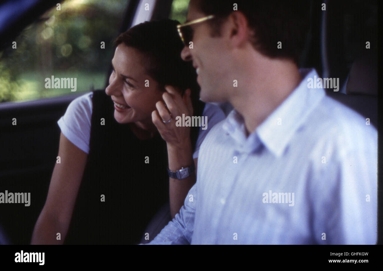 JUNEBUG Junebug USA 2005 Junebug / Madeleine (EMBETH DAVIDTZ) mit ihrem ...