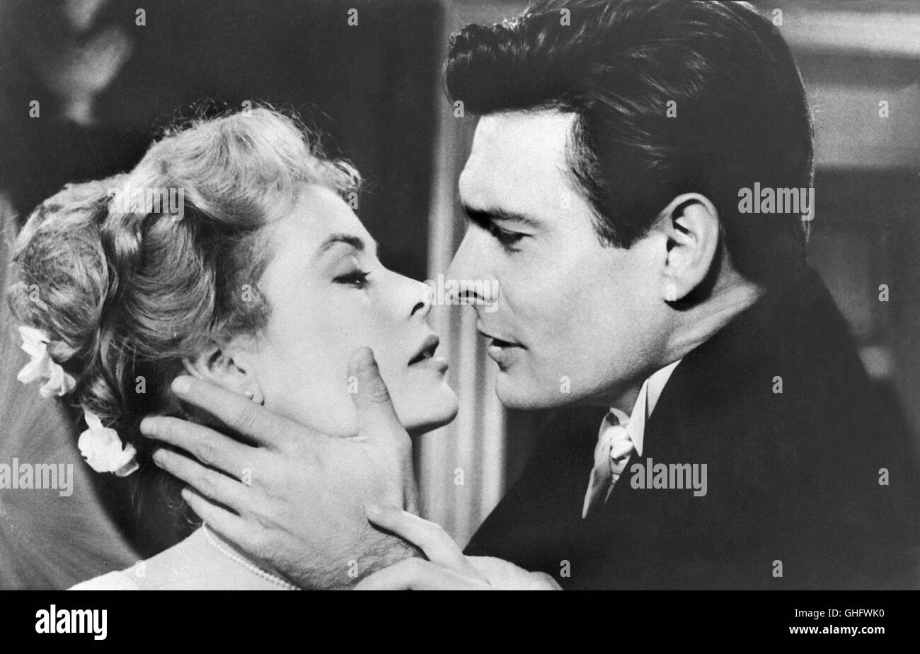 GRACE KELLY (Prinzessin Alexandra), LOUIS JOURDAN (Dr. Nicholas Agi ...