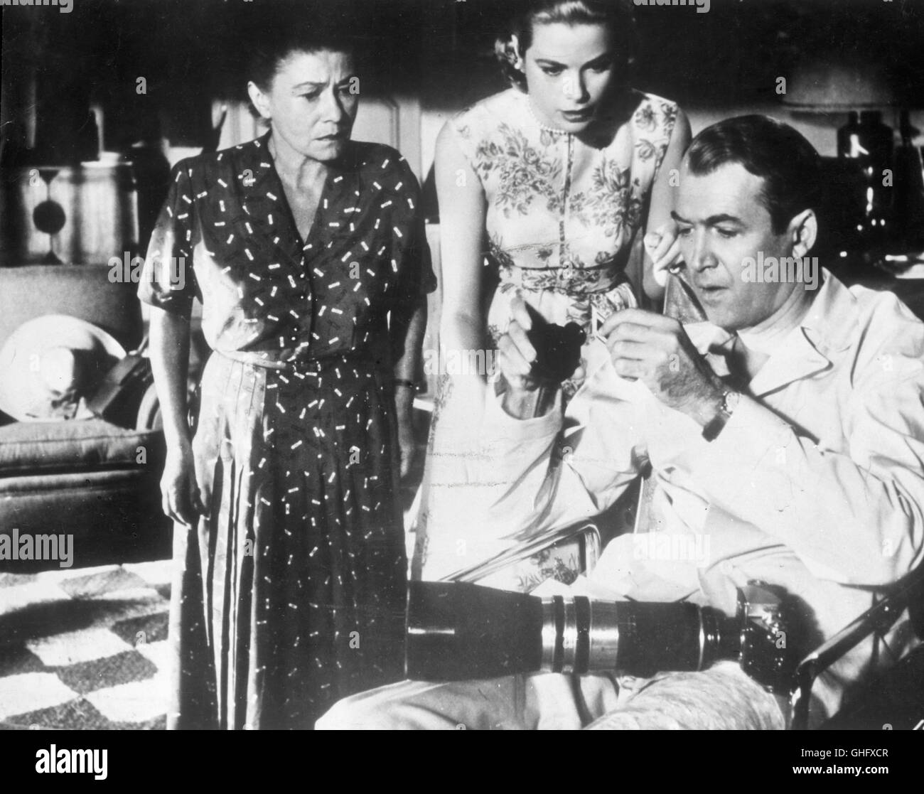 THELMA RITTER (Stella), GRACE KELLY (Lisa Carol Fremont), JAMES STEWART ...