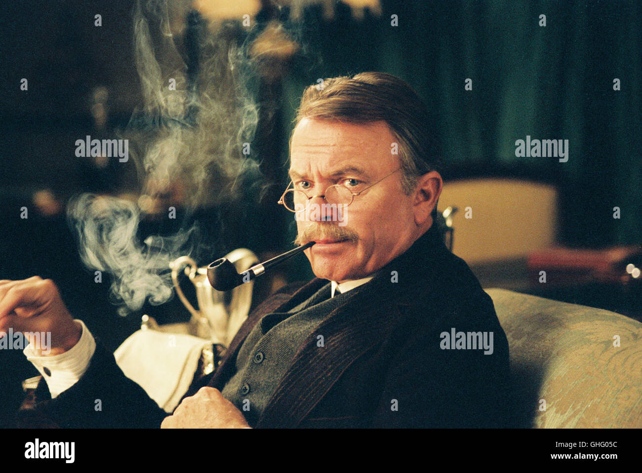 Angel - Ein Leben Wie Im Traum / Theo (SAM NEILL) Regie: Francois Ozon ...