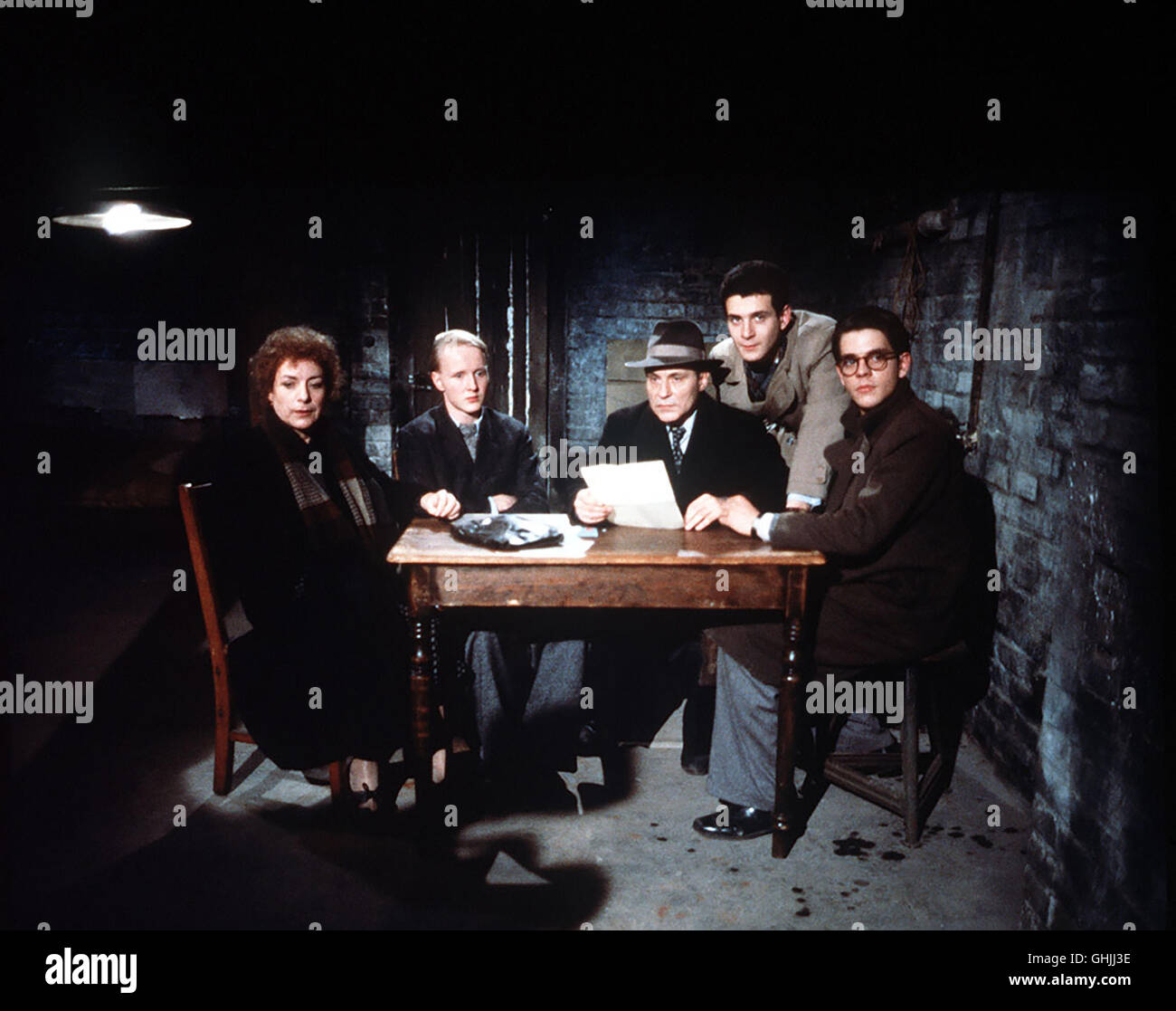 Foto Vlnr.: Lea (HANNELORE HOGER), Ludwig (HOLGER HANDTKE), Alf (PETER ...