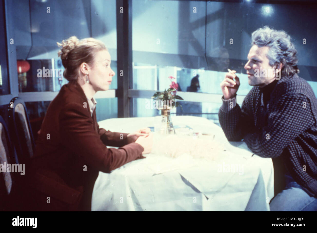 Der Arzt Murath Tehrani Zieht Mit Seiner Jungen Frau Claudia (KATJA ...