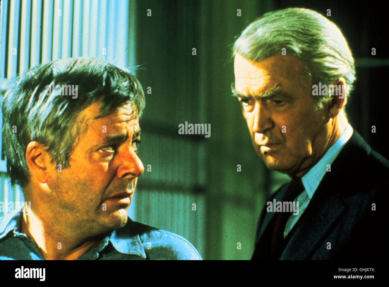Foto: Szene Mit Billy Jim Hawkins (JAMES STEWART, r.) Und Joseph ...