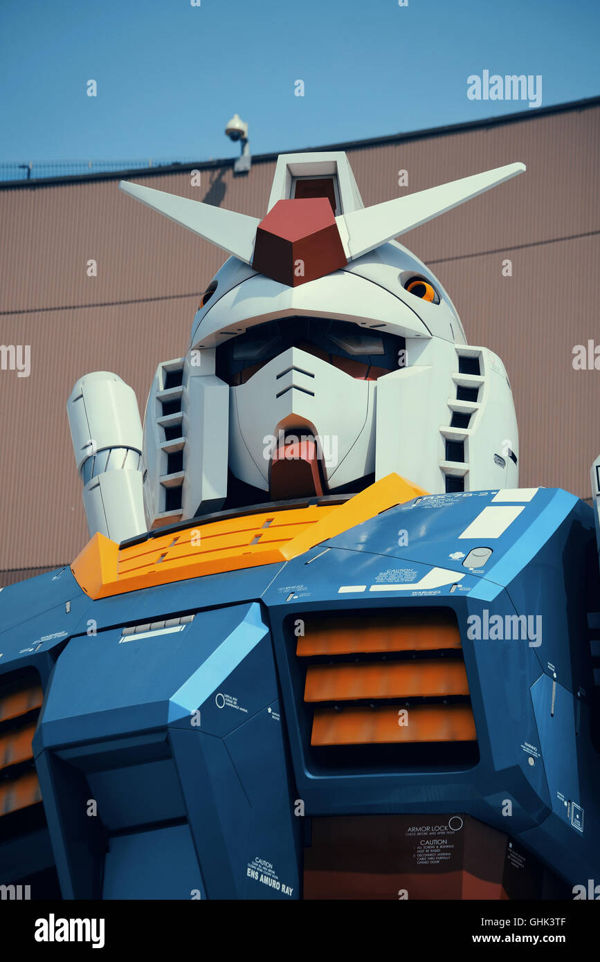 TOKYO, JAPAN - Mai 15: Giant Gundam Robot Statue bei Divercity am 15 ...