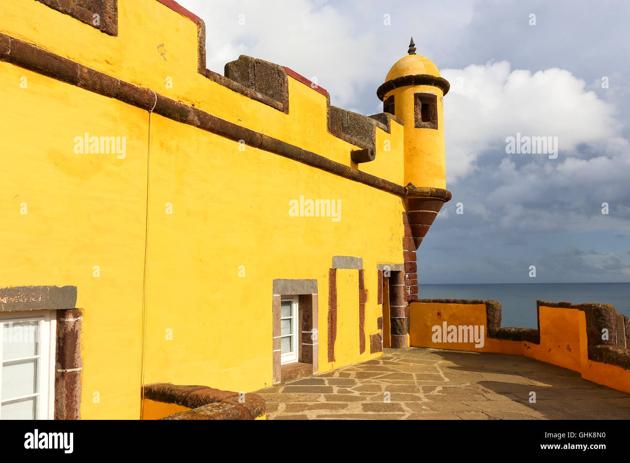 Mauer der alten festung von funchal -Fotos und -Bildmaterial in hoher ...
