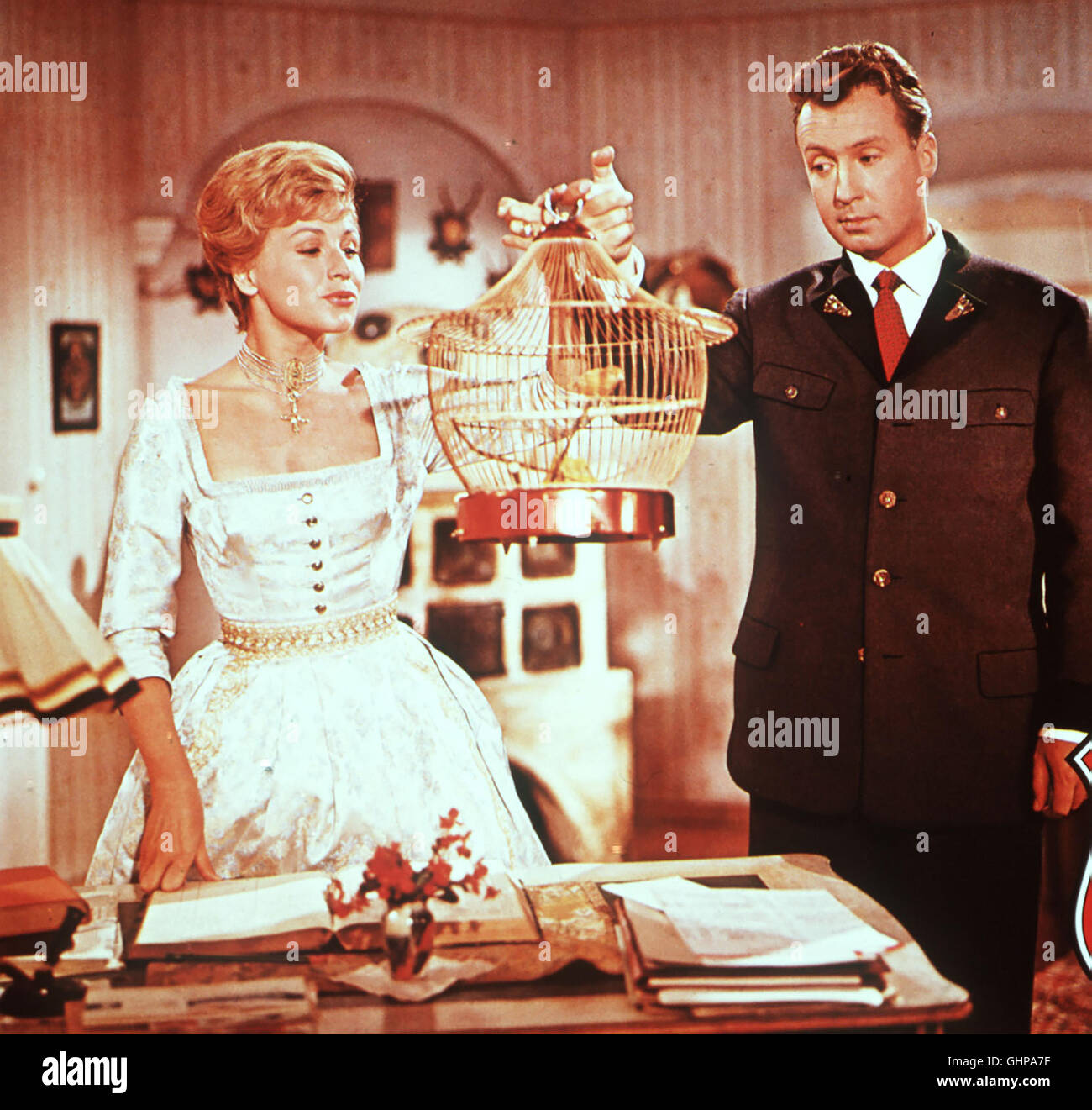 Im Weissen Rössl Leopold (PETER ALEXANDER) ist Oberkellner Im "Weißen ...