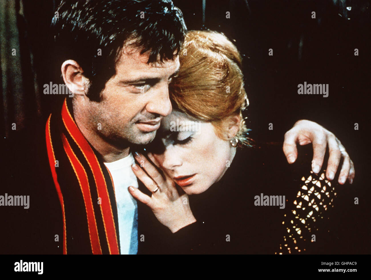 La Sirene du Mississippi Louis Mahe (JEAN-PAUL BELMONDO) Gerät in Den ...