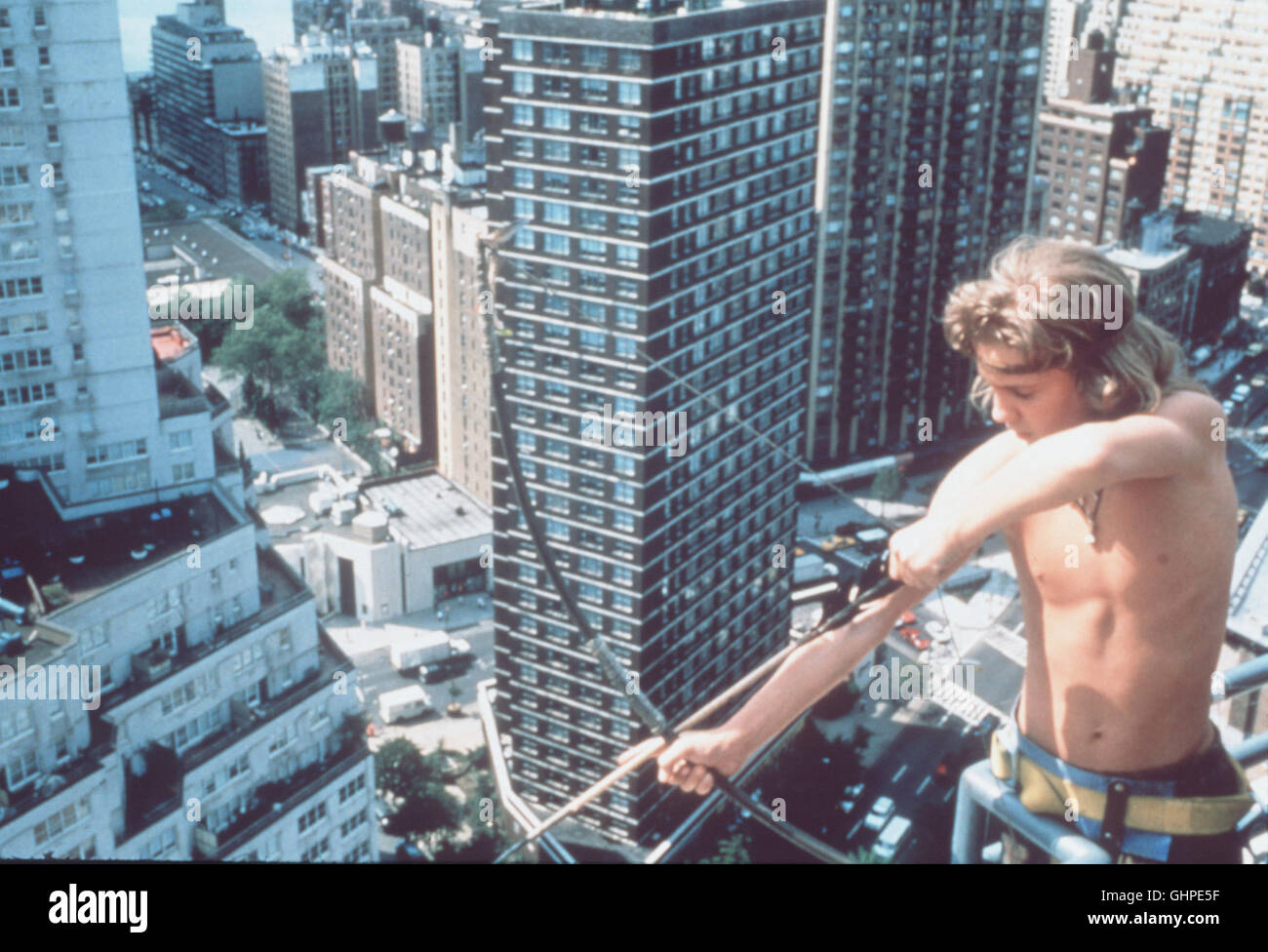 AUS DEM DSCHUNGEL IN DEN DSCHUNGEL - Michael Cromwell Nimmt Widerwillig ...