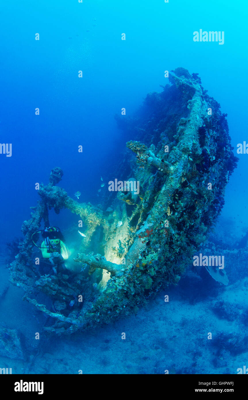 Schiffswrack SS Ulysses und Taucher auf dem Schiff Wrack, Straot von ...