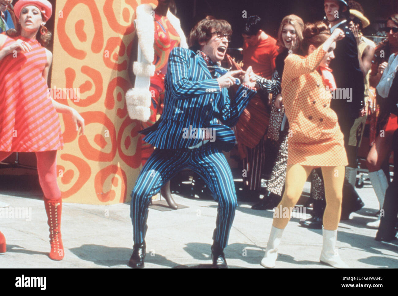 AUSTIN POWERS-MIKE MYERS in der Doppelrolle des Austin Powers Und Dr ...