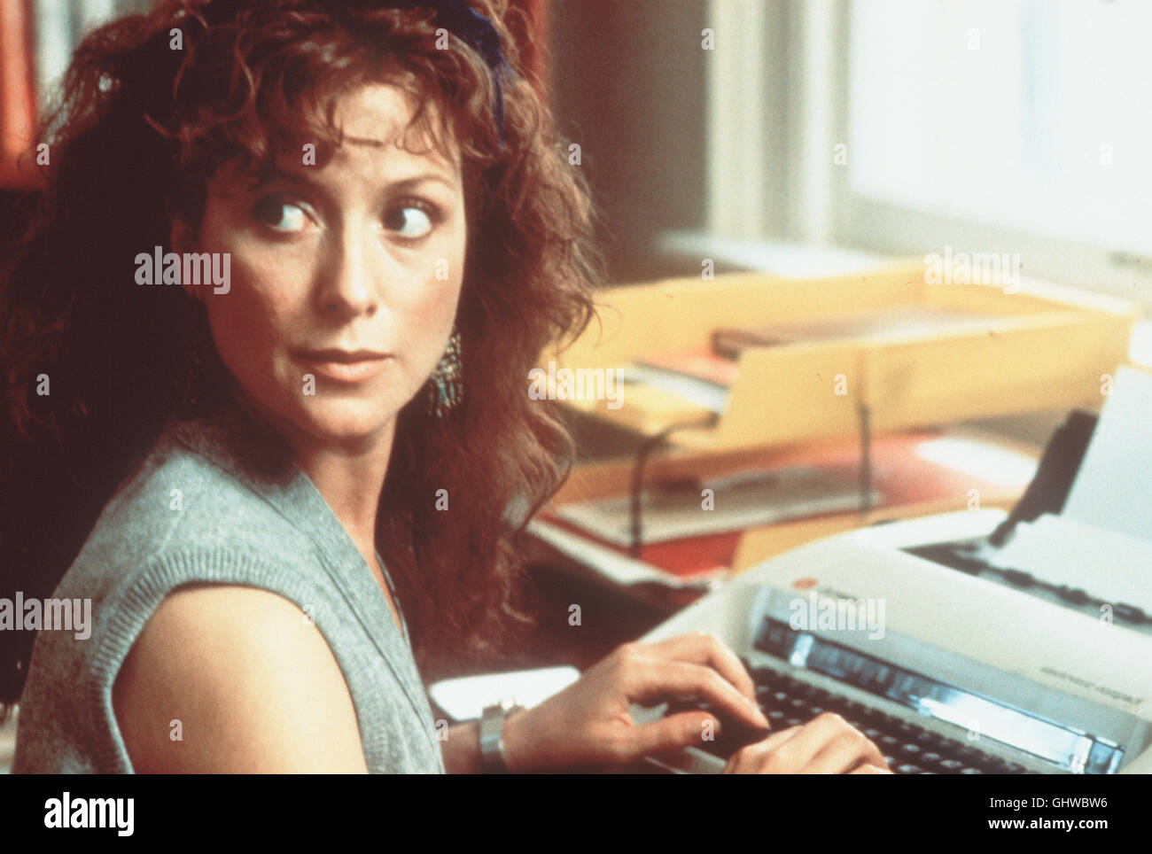 EIN TOTER WEISS ZUVIEL - Anne Hilft Cliff. Aber Kann er Ihr Wirklich ...