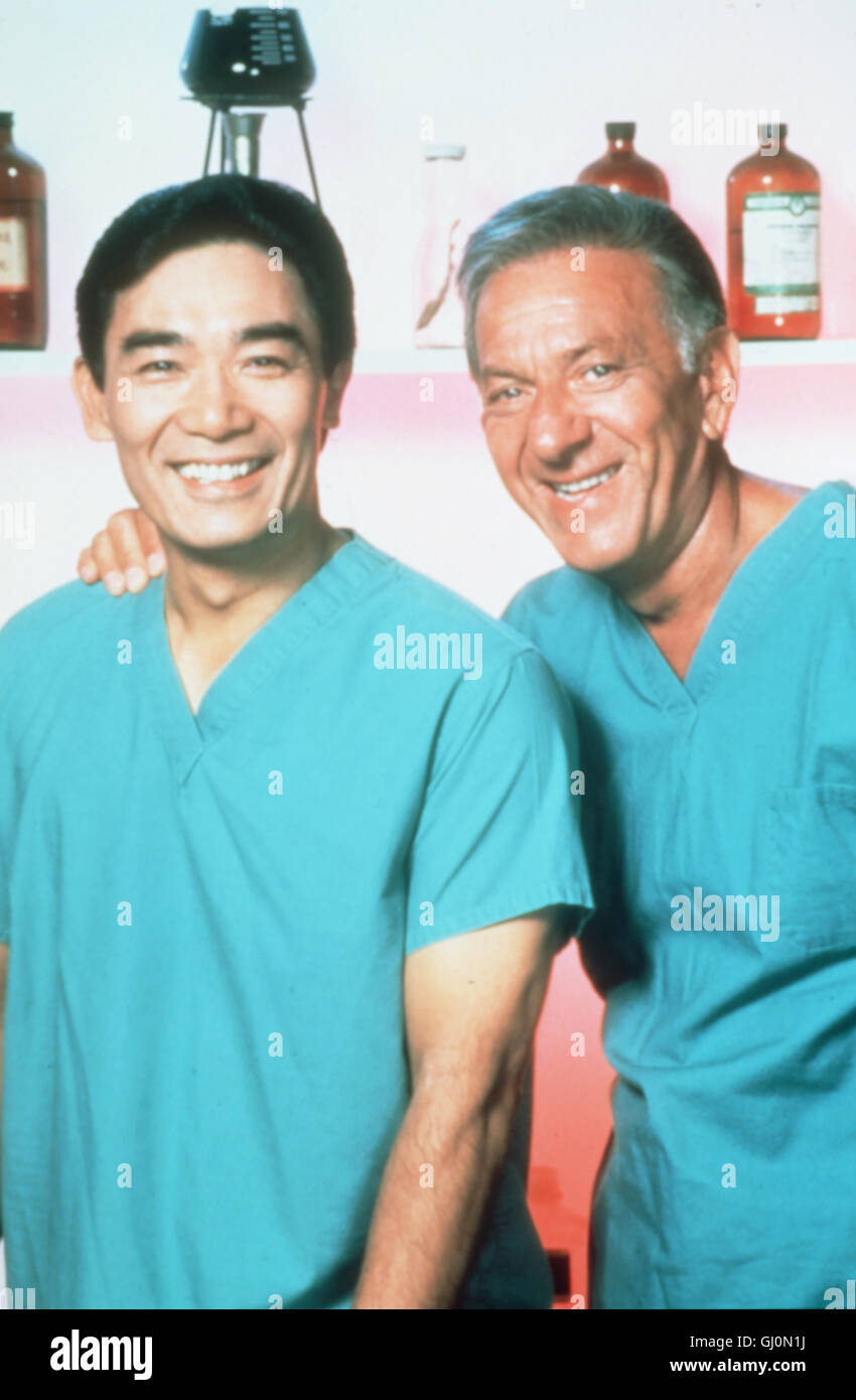 QUINCY - Im Bild: ROBERT ITO als Sam Und JACK KLUGMAN als Quincy aka ...