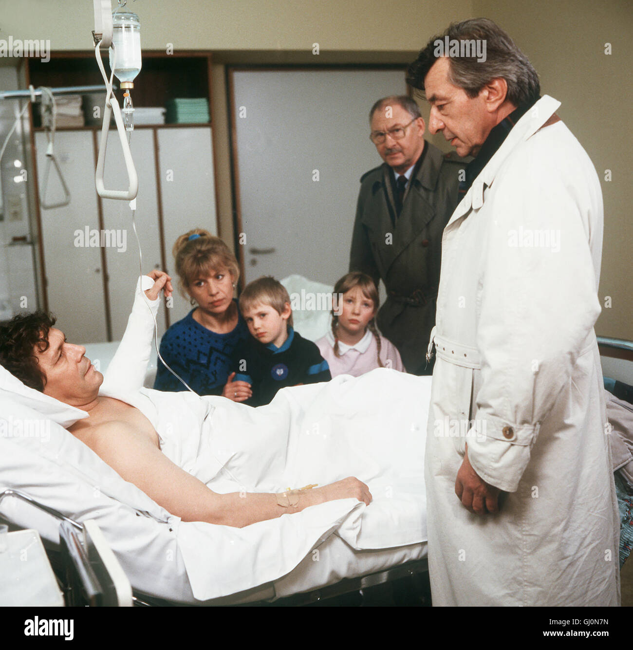 DER ALTE-TOMMY PIPER (Peter Binder), WEGA JAHNKE, KOMPARSEN ROLF ...