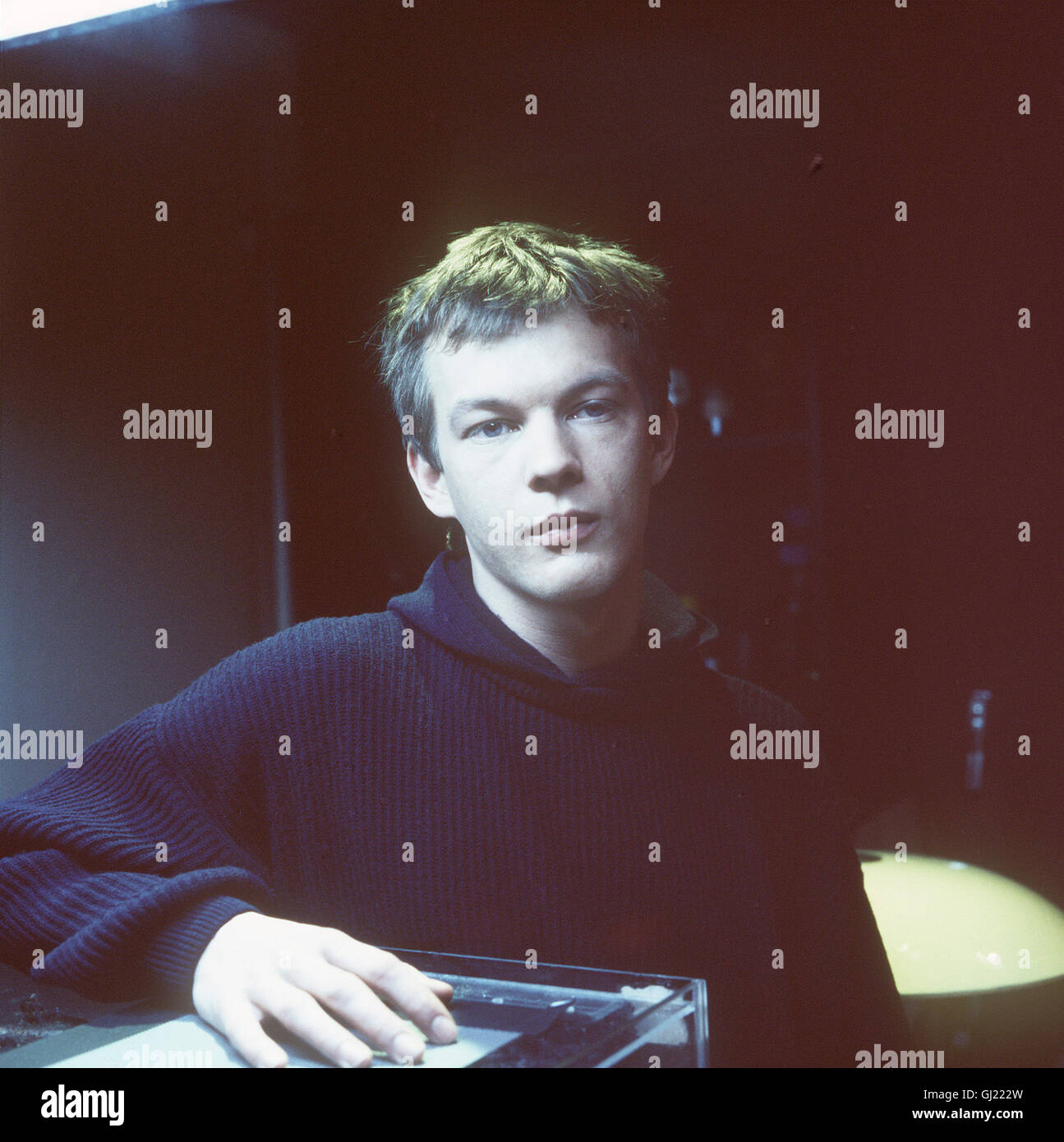 GEBOREN 1999 - Karl (SEBASTIAN RUDOLPH) ist Auf der Suche Nach Seinen ...