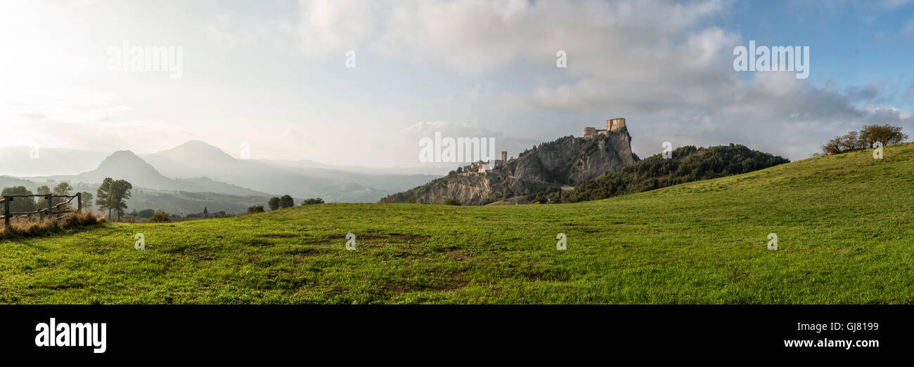 San Leo, Emilia-Romagna, Rimini, Italien, Panorama der Montefeltro ...