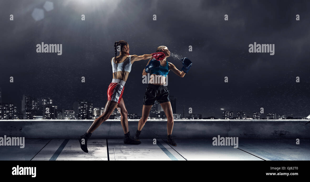 Mädchen beim boxen -Fotos und -Bildmaterial in hoher Auflösung – Alamy