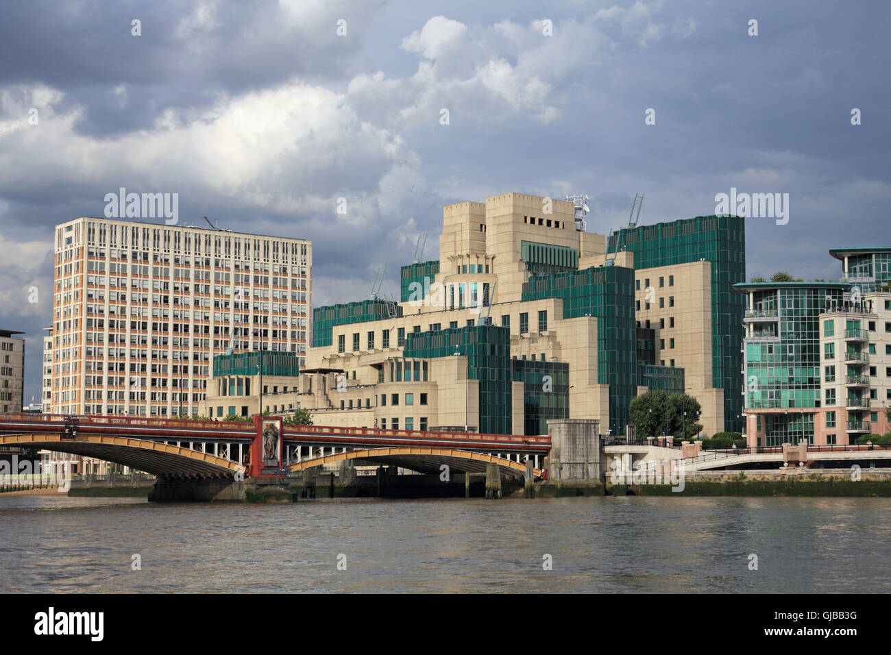 Mi6 building -Fotos und -Bildmaterial in hoher Auflösung – Alamy