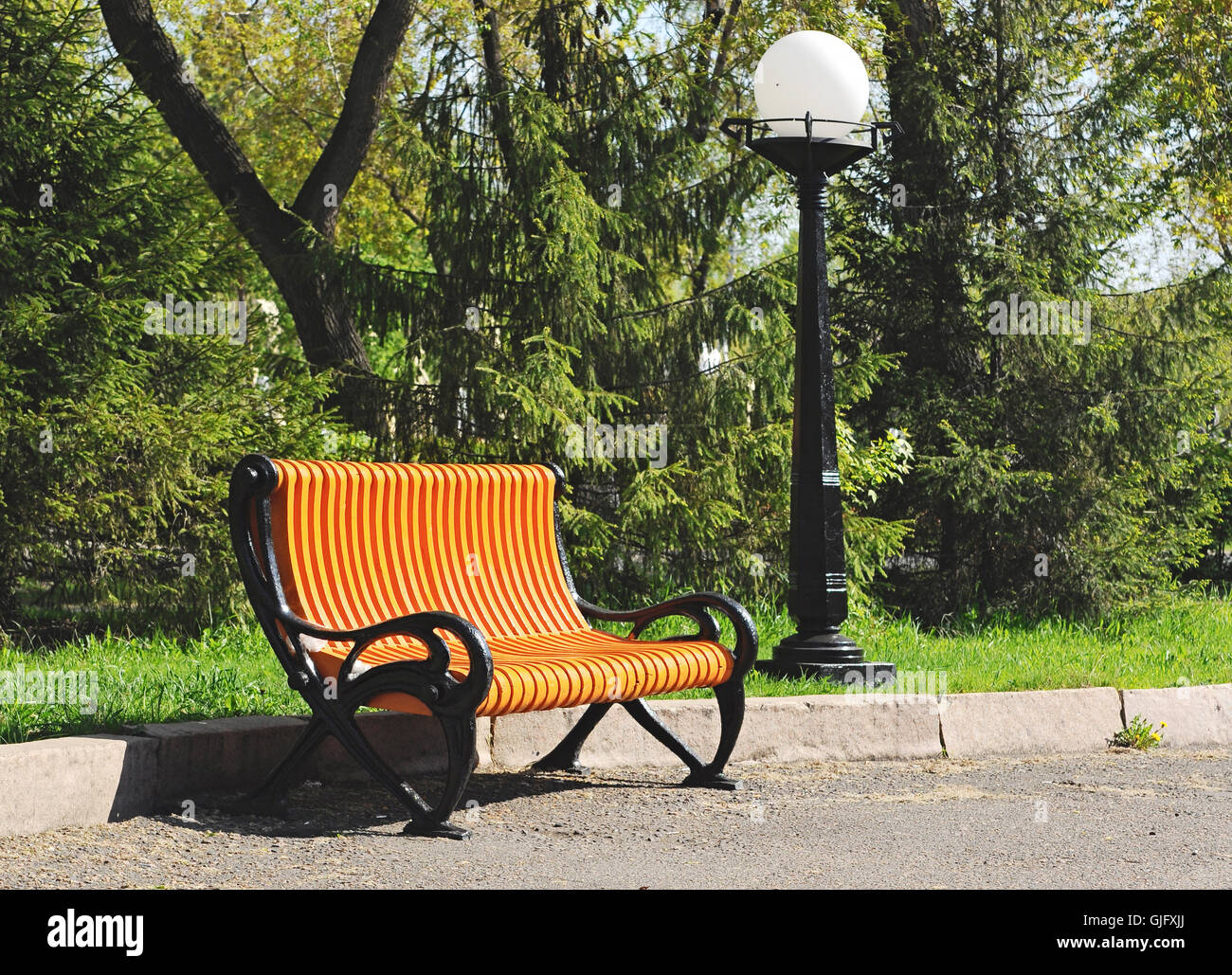 Lampenbank -Fotos und -Bildmaterial in hoher Auflösung – Alamy