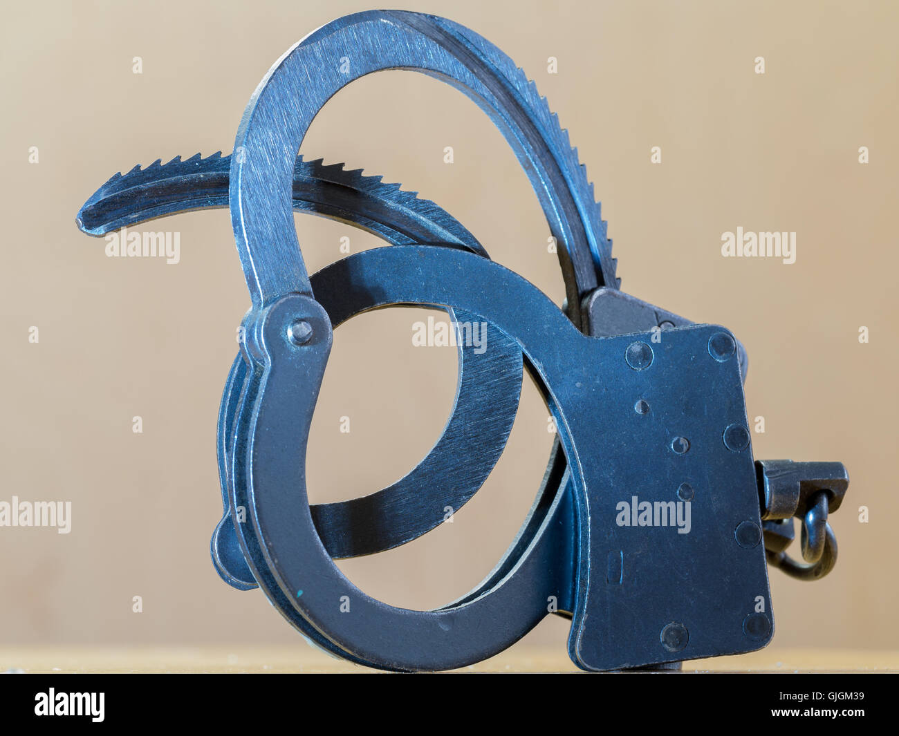Restraint shackles handcuffs -Fotos und -Bildmaterial in hoher ...