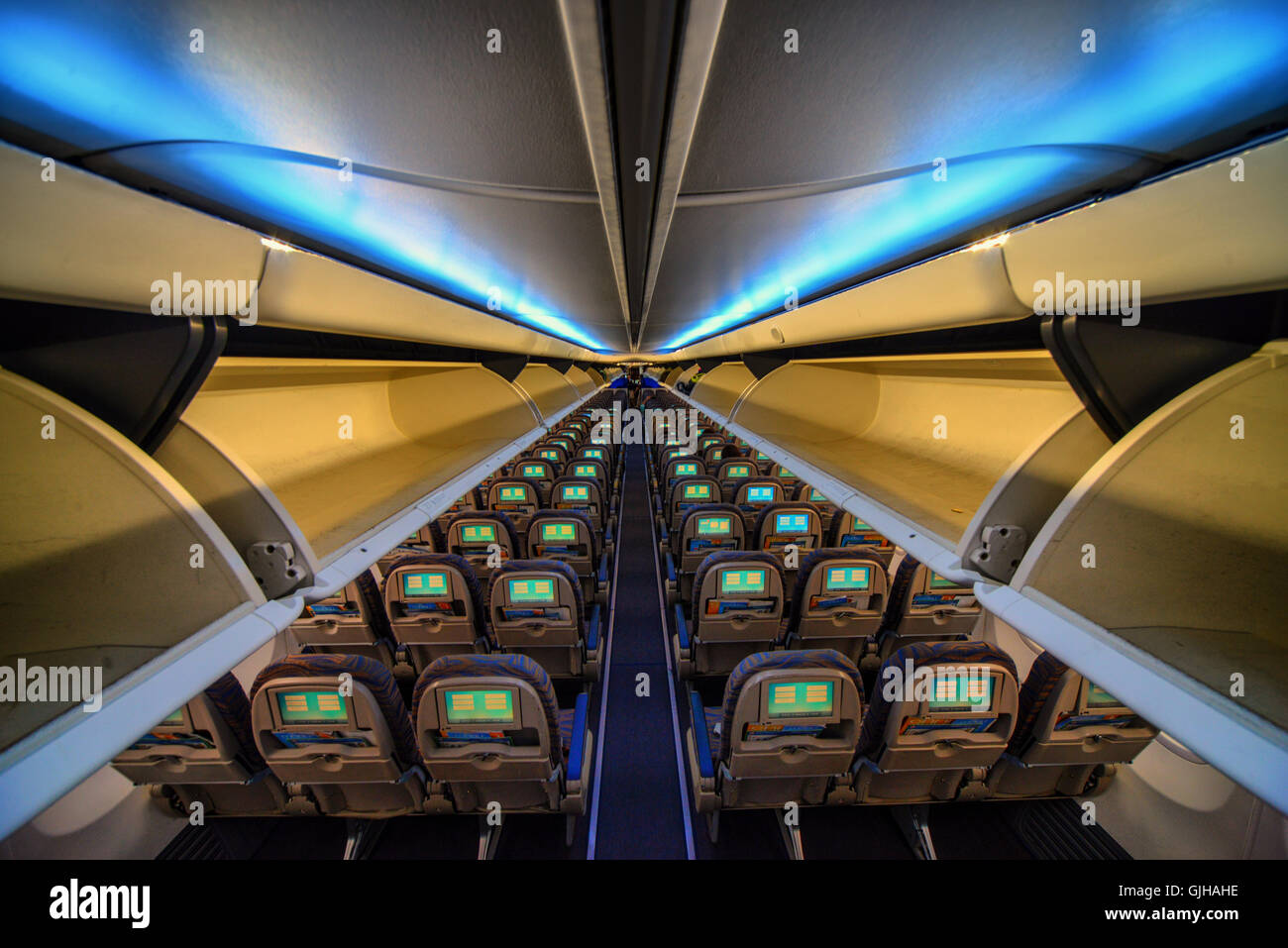 Flugzeug innenraum -Fotos und -Bildmaterial in hoher Auflösung – Alamy
