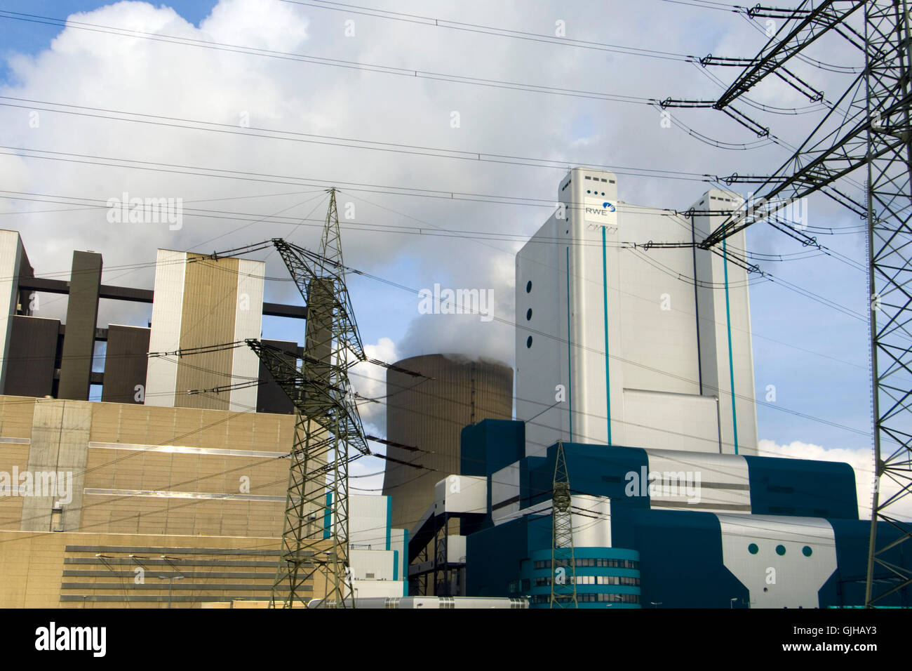 Braunkohlekraftwerk niederaussem -Fotos und -Bildmaterial in hoher ...