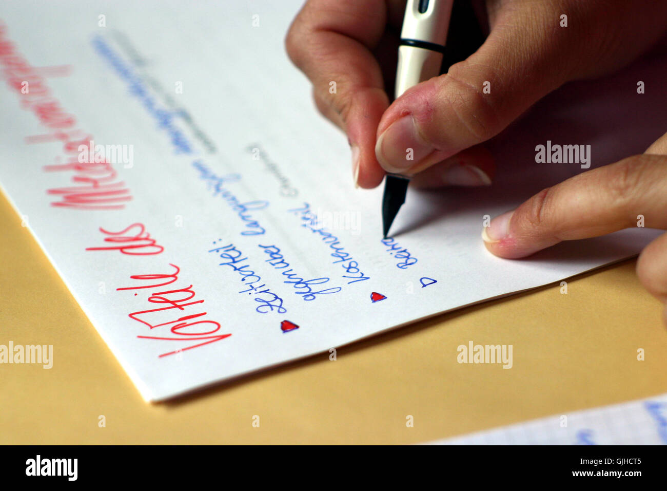 Notizen und stift als -Fotos und -Bildmaterial in hoher Auflösung – Alamy
