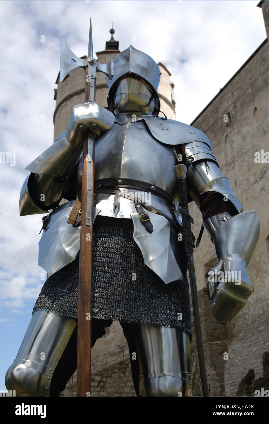 Ritterlichkeit im mittelalter soldat -Fotos und -Bildmaterial in hoher ...