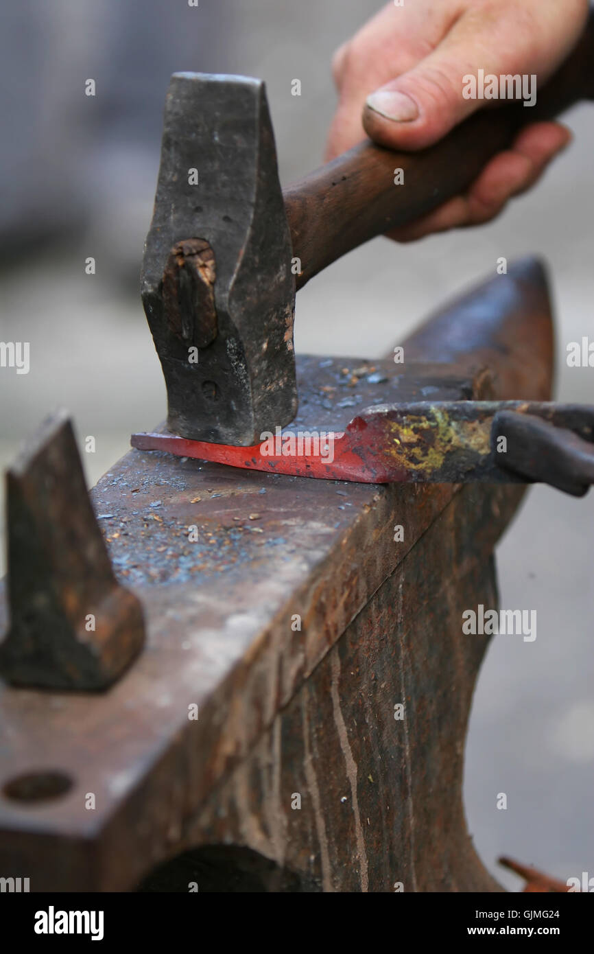 Amboss methode -Fotos und -Bildmaterial in hoher Auflösung – Alamy