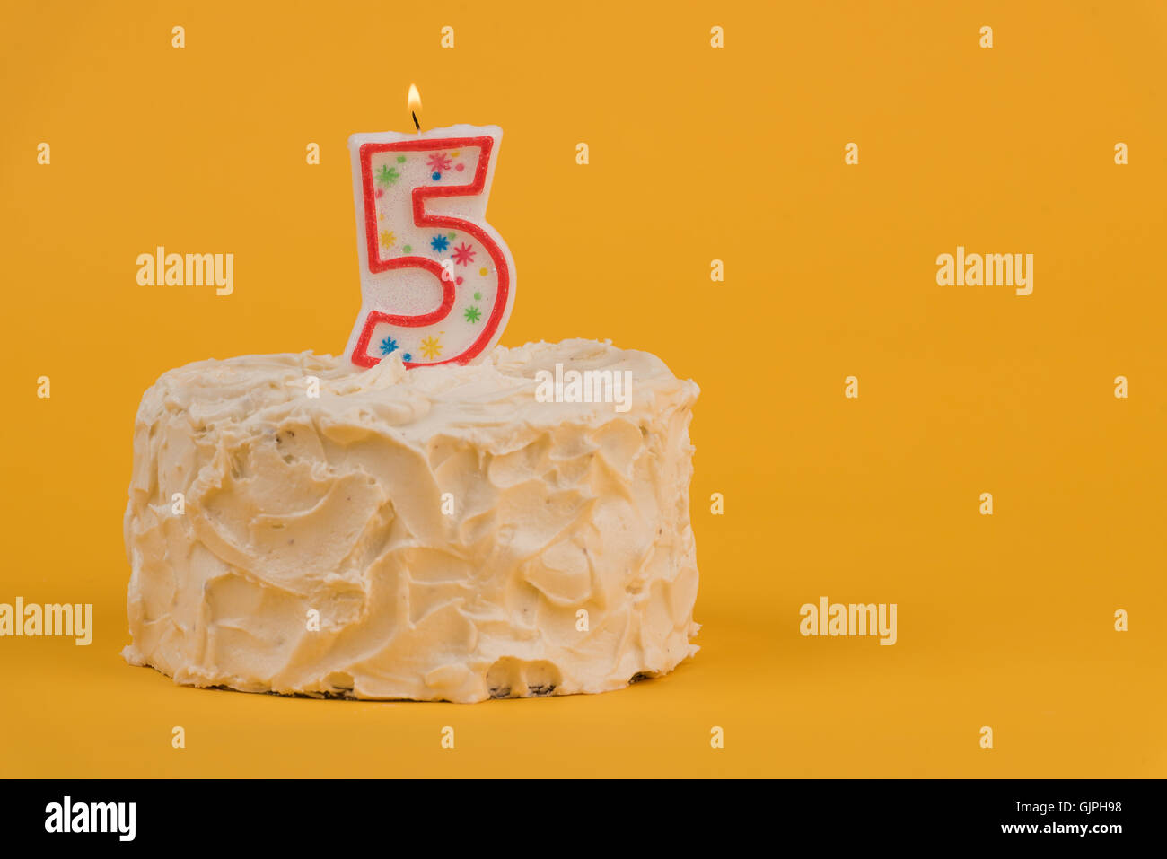 5 jahre alte nummern -Fotos und -Bildmaterial in hoher Auflösung – Alamy