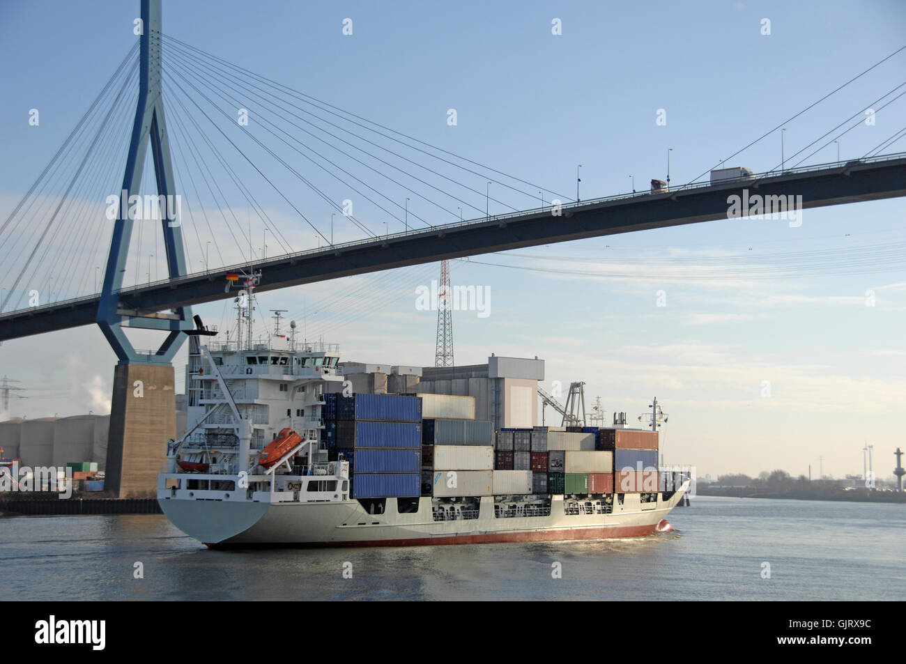 Feeder containerschiff -Fotos und -Bildmaterial in hoher Auflösung – Alamy