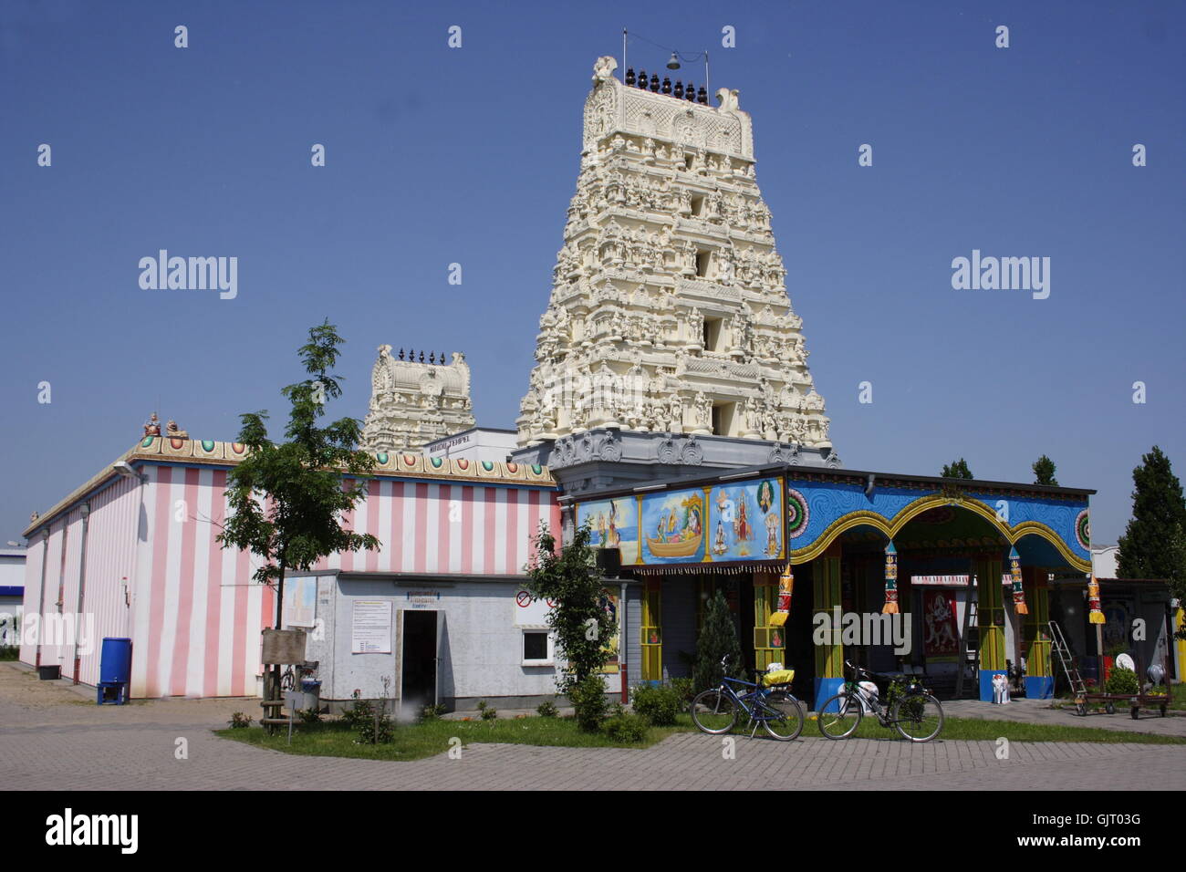Hindu temple hamm uentrop -Fotos und -Bildmaterial in hoher Auflösung ...