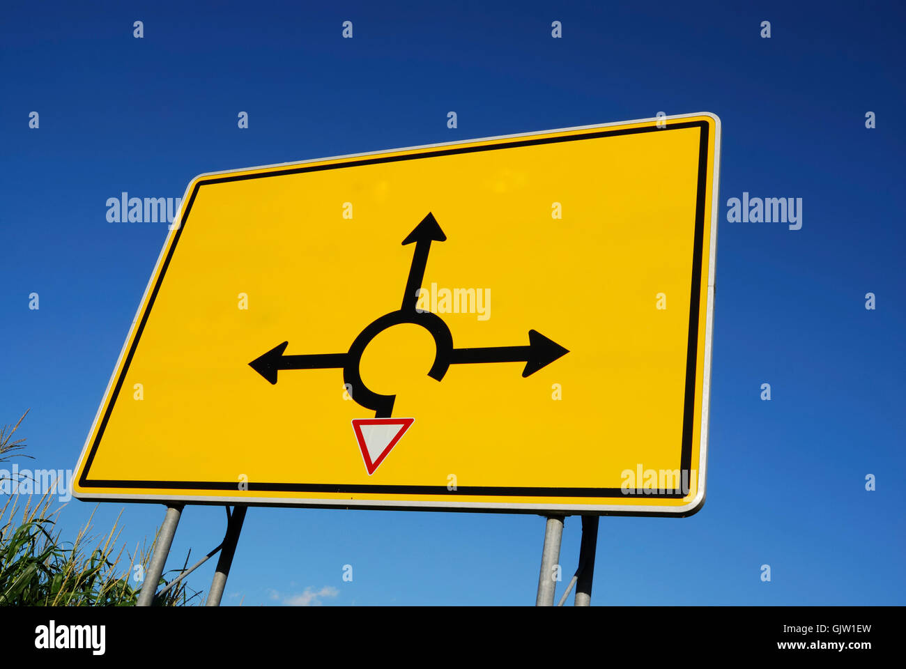 Schild mit richtung -Fotos und -Bildmaterial in hoher Auflösung – Alamy