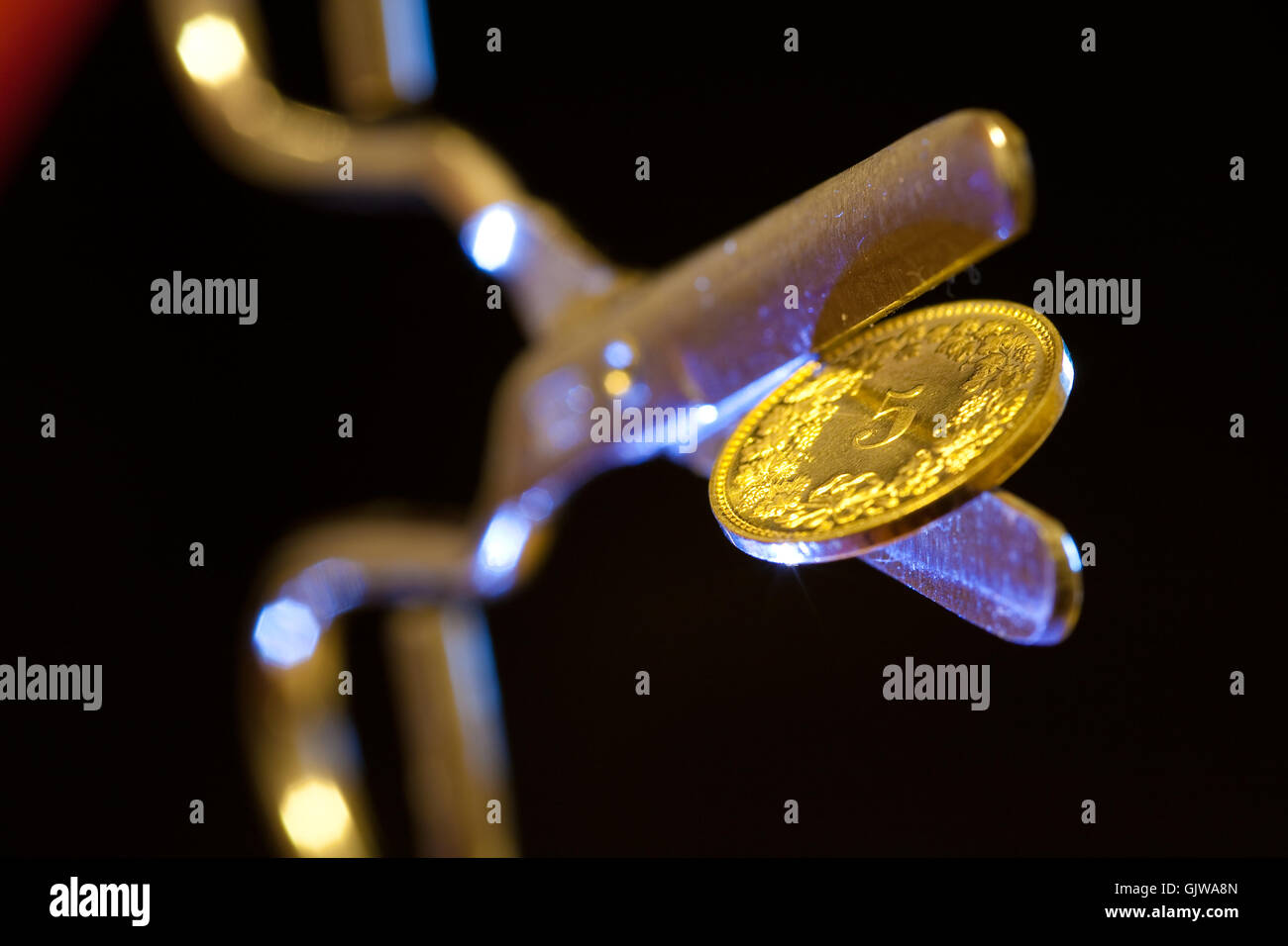 5 rappen münze gold -Fotos und -Bildmaterial in hoher Auflösung – Alamy