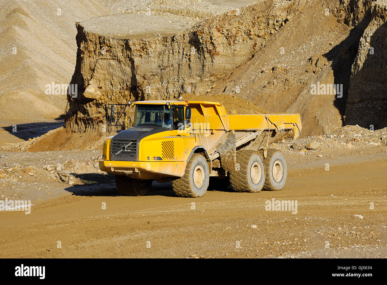 Dump truck mine -Fotos und -Bildmaterial in hoher Auflösung – Alamy