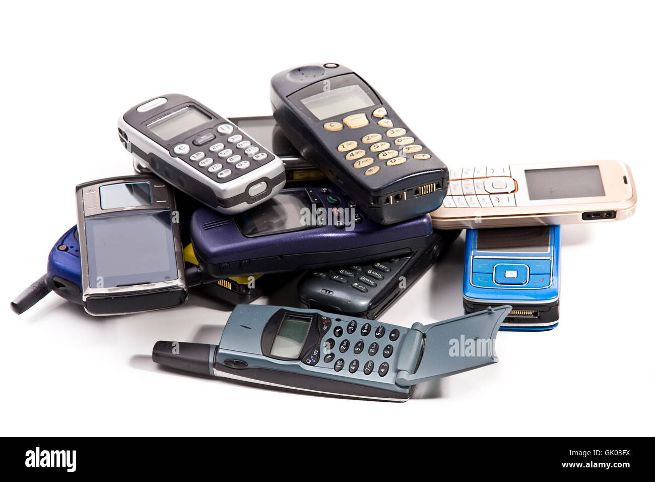 Alte handys zum recycling -Fotos und -Bildmaterial in hoher Auflösung ...