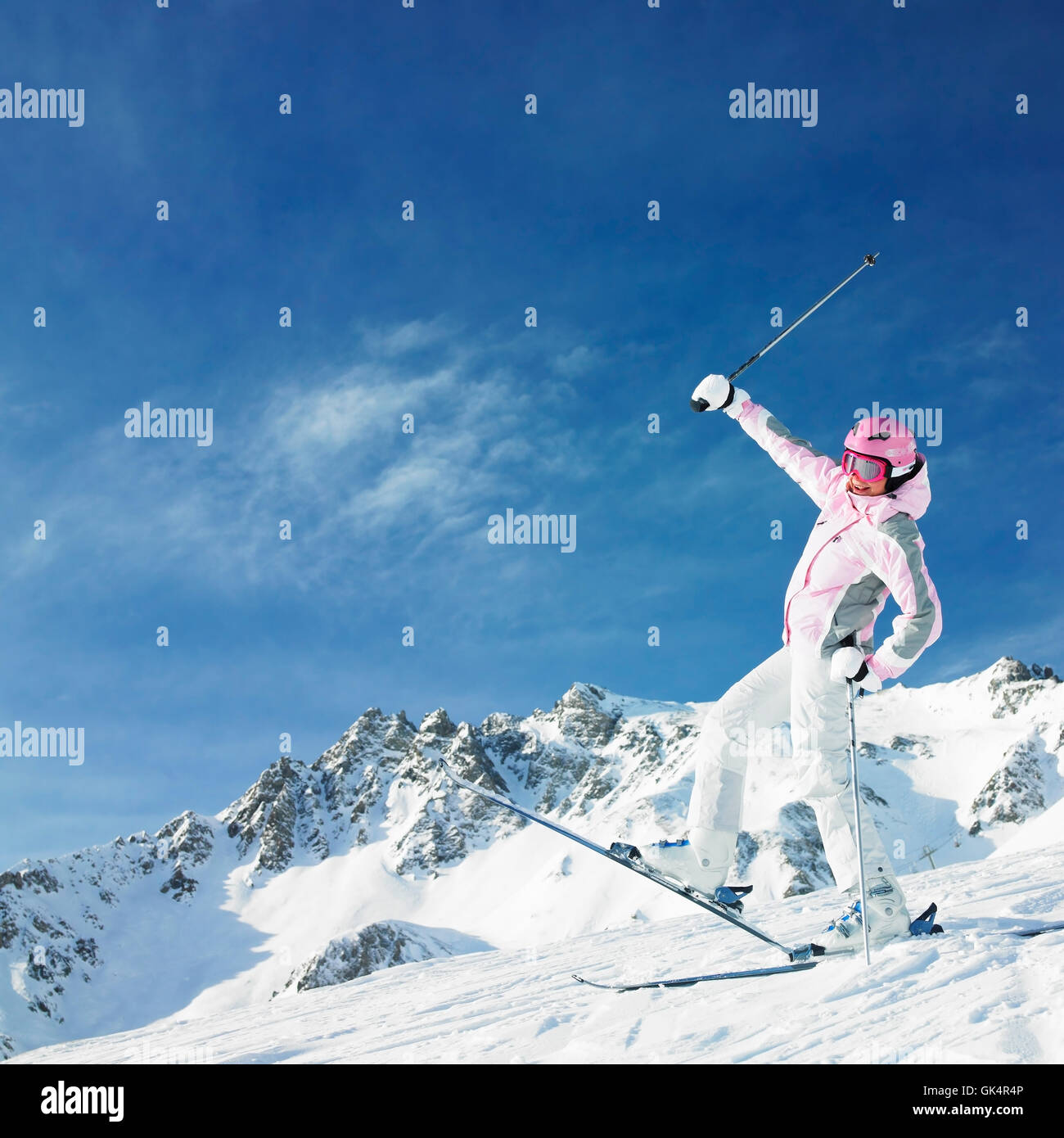 Frauen berge skianzug -Fotos und -Bildmaterial in hoher Auflösung – Alamy