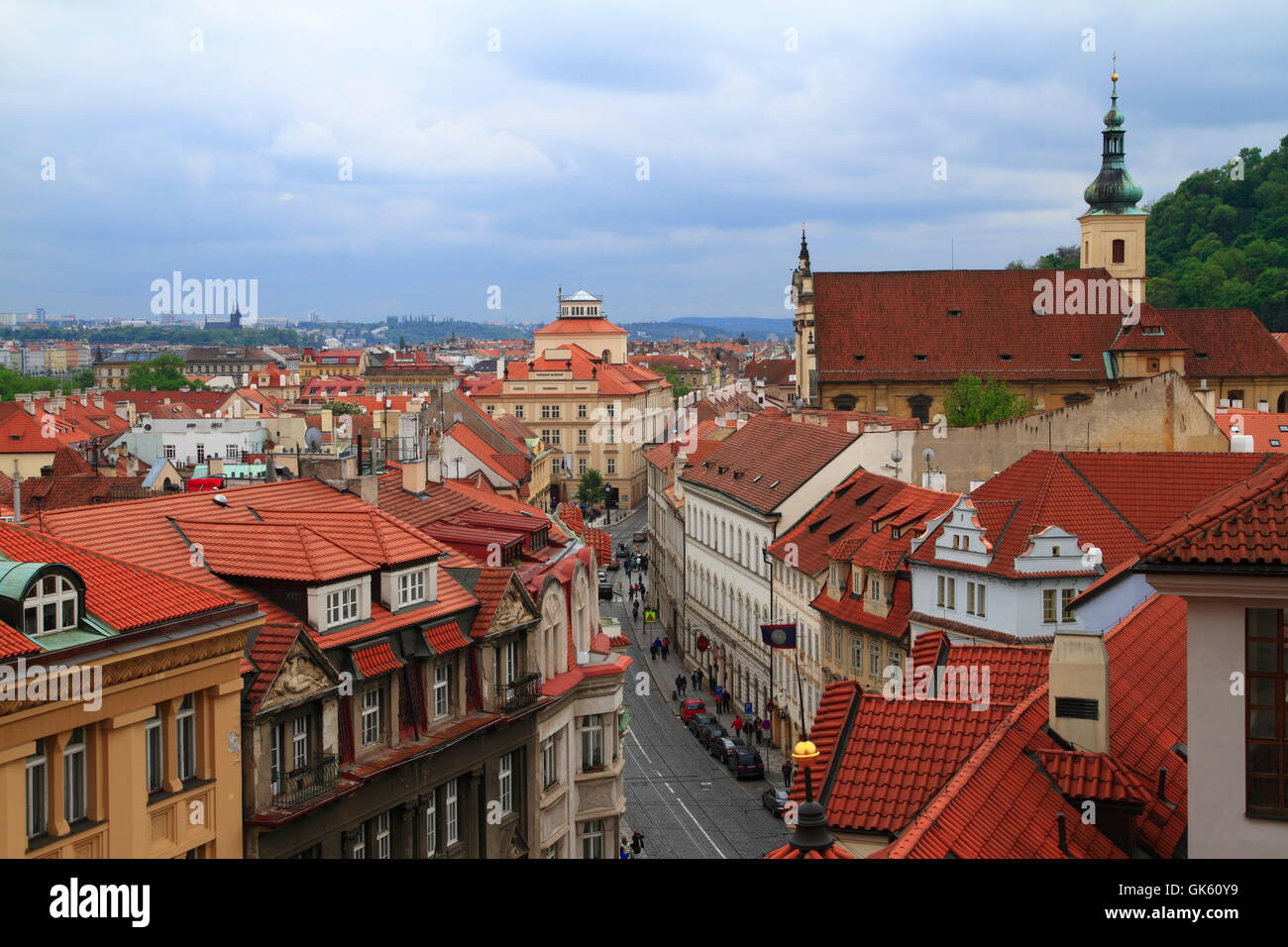 Ausblick auf die historische stadt prag -Fotos und -Bildmaterial in ...