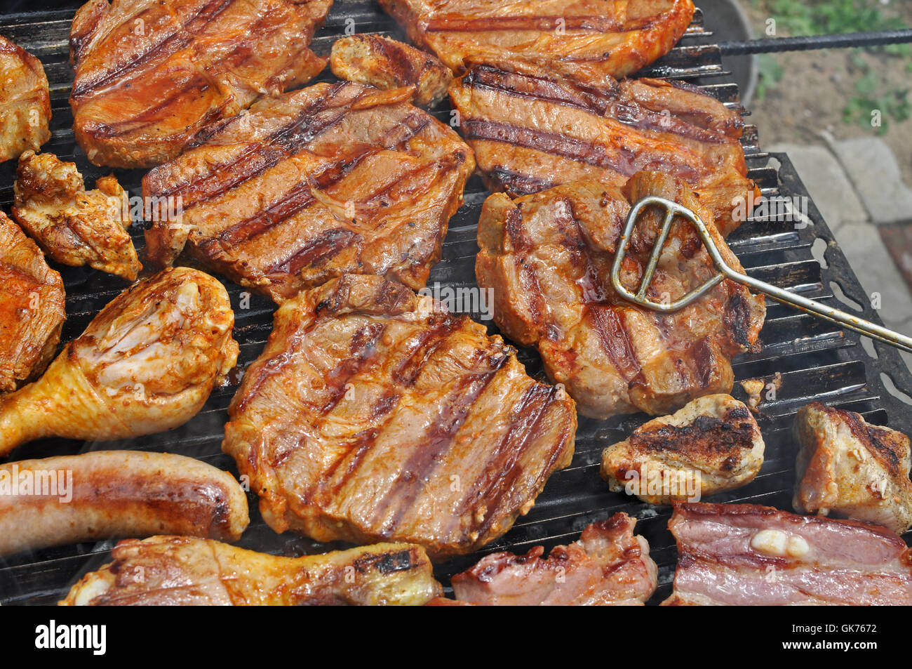 Gemischtes gekochtes fleisch -Fotos und -Bildmaterial in hoher ...