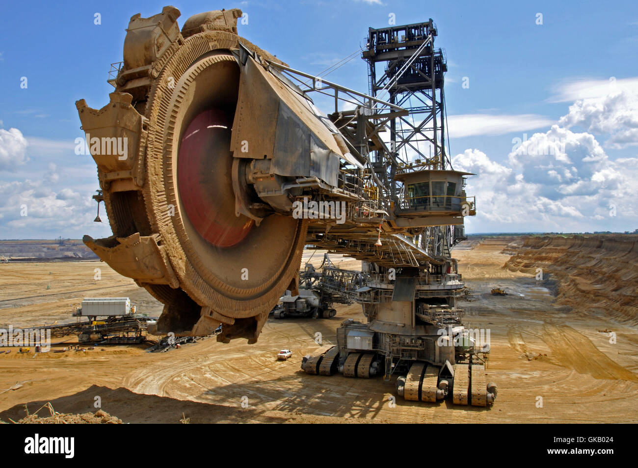 Bagger Tagebau Braunkohle Stockfotografie - Alamy