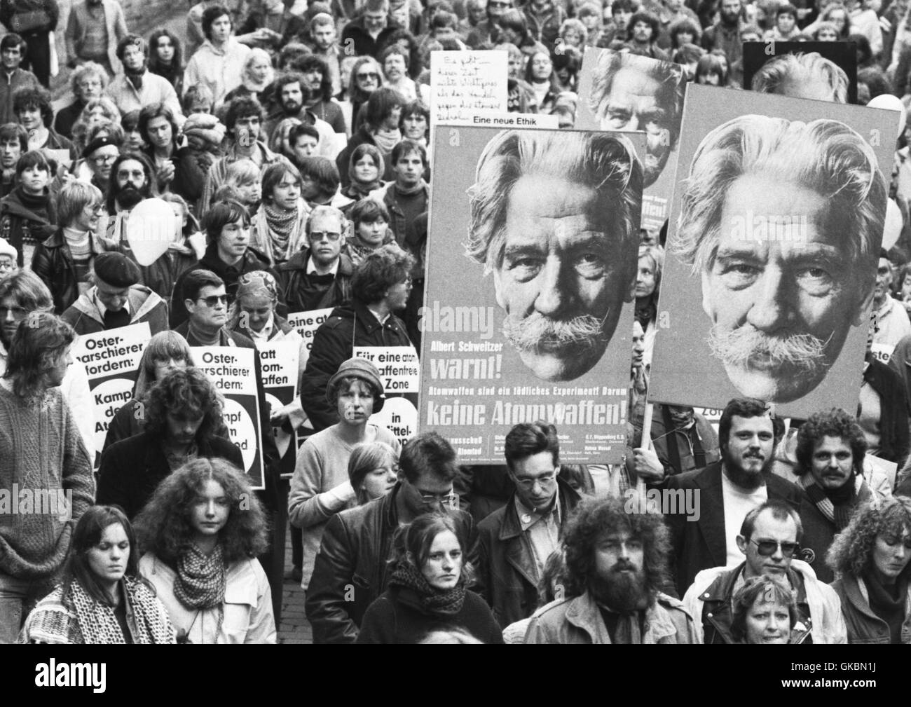 Achtzigerjahre poster deutschland Schwarzweiß-Stockfotos und -bilder ...