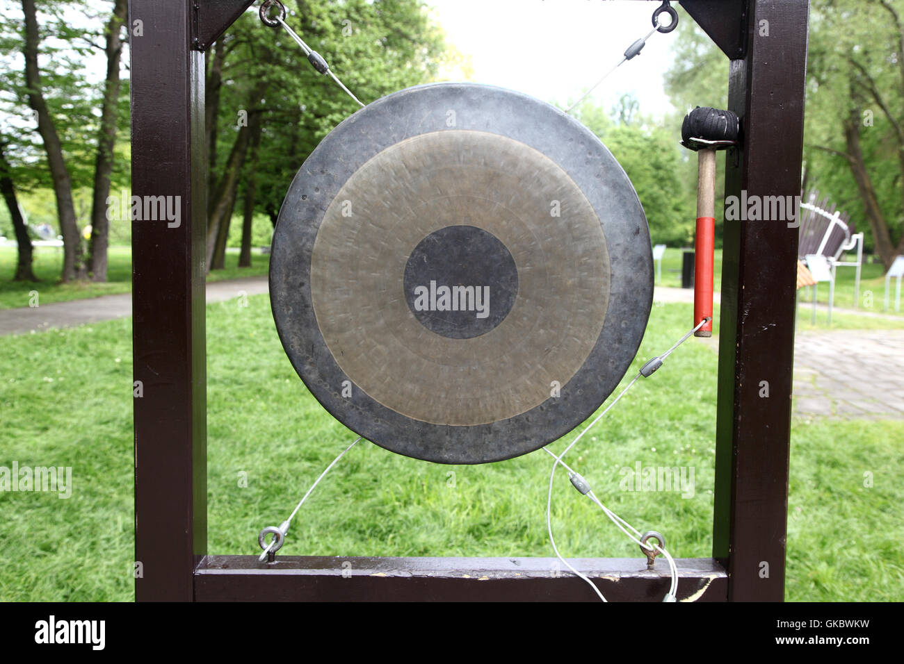 Schlaginstrument gong -Fotos und -Bildmaterial in hoher Auflösung – Alamy