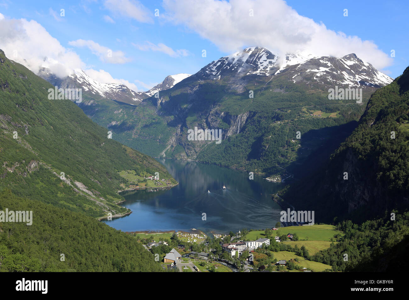 Berg Fjell Landschaft Stockfotos und -bilder Kaufen - Alamy