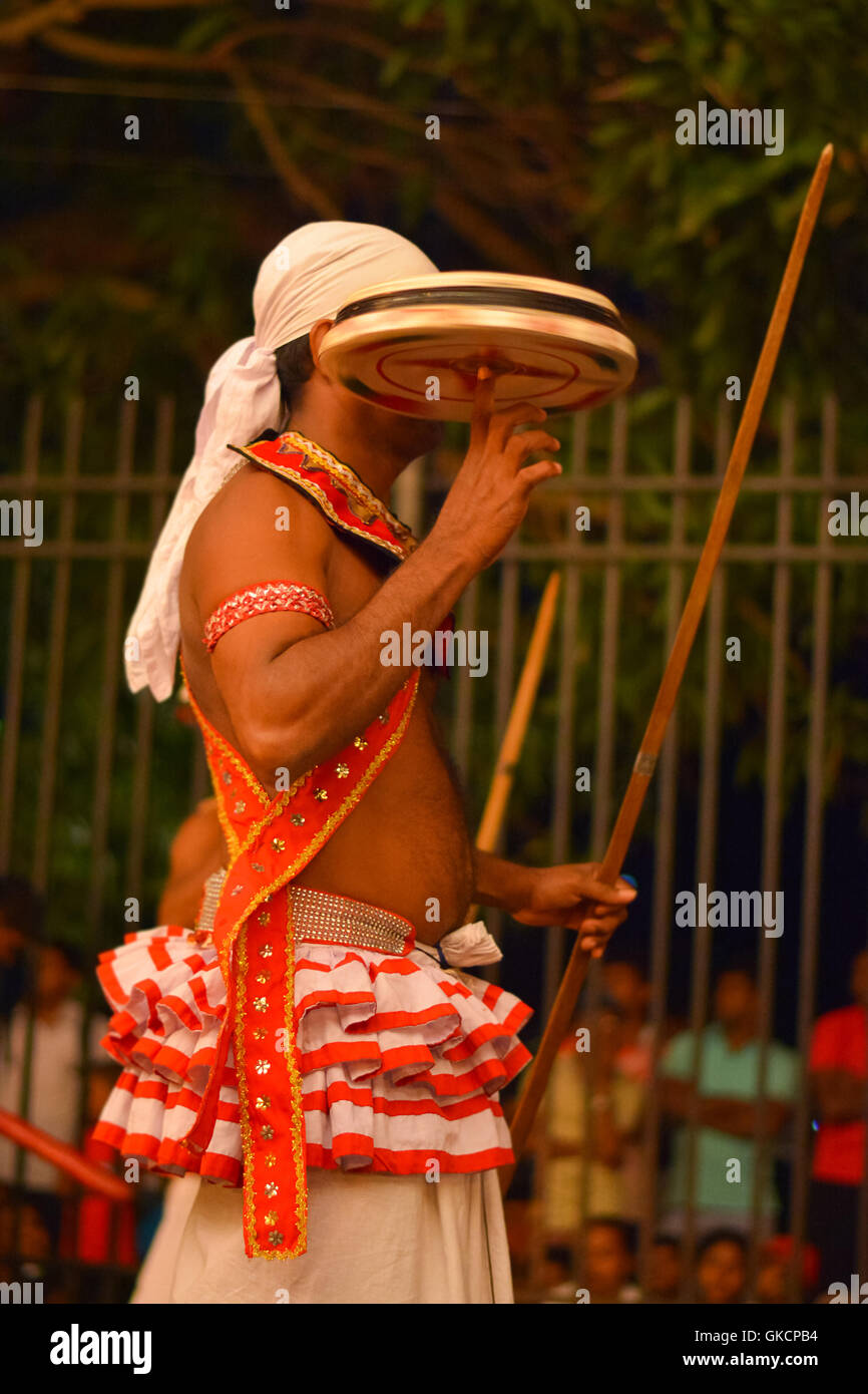 Traditional dance kandy sri -Fotos und -Bildmaterial in hoher Auflösung ...
