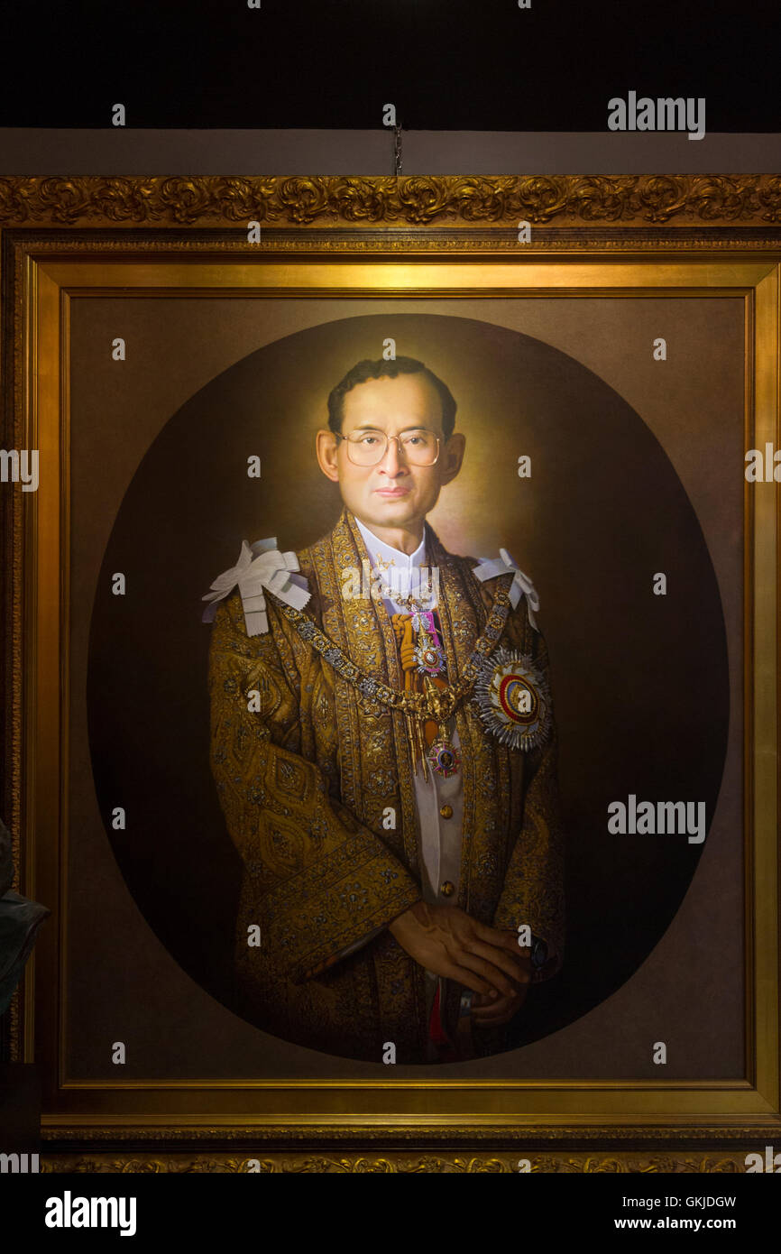 Bhumibol adulyadej rama ix -Fotos und -Bildmaterial in hoher Auflösung ...