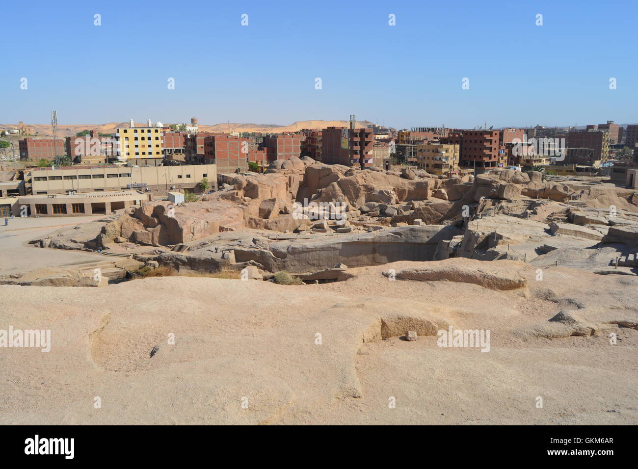 Unvollendeter obelisk assuan -Fotos und -Bildmaterial in hoher ...