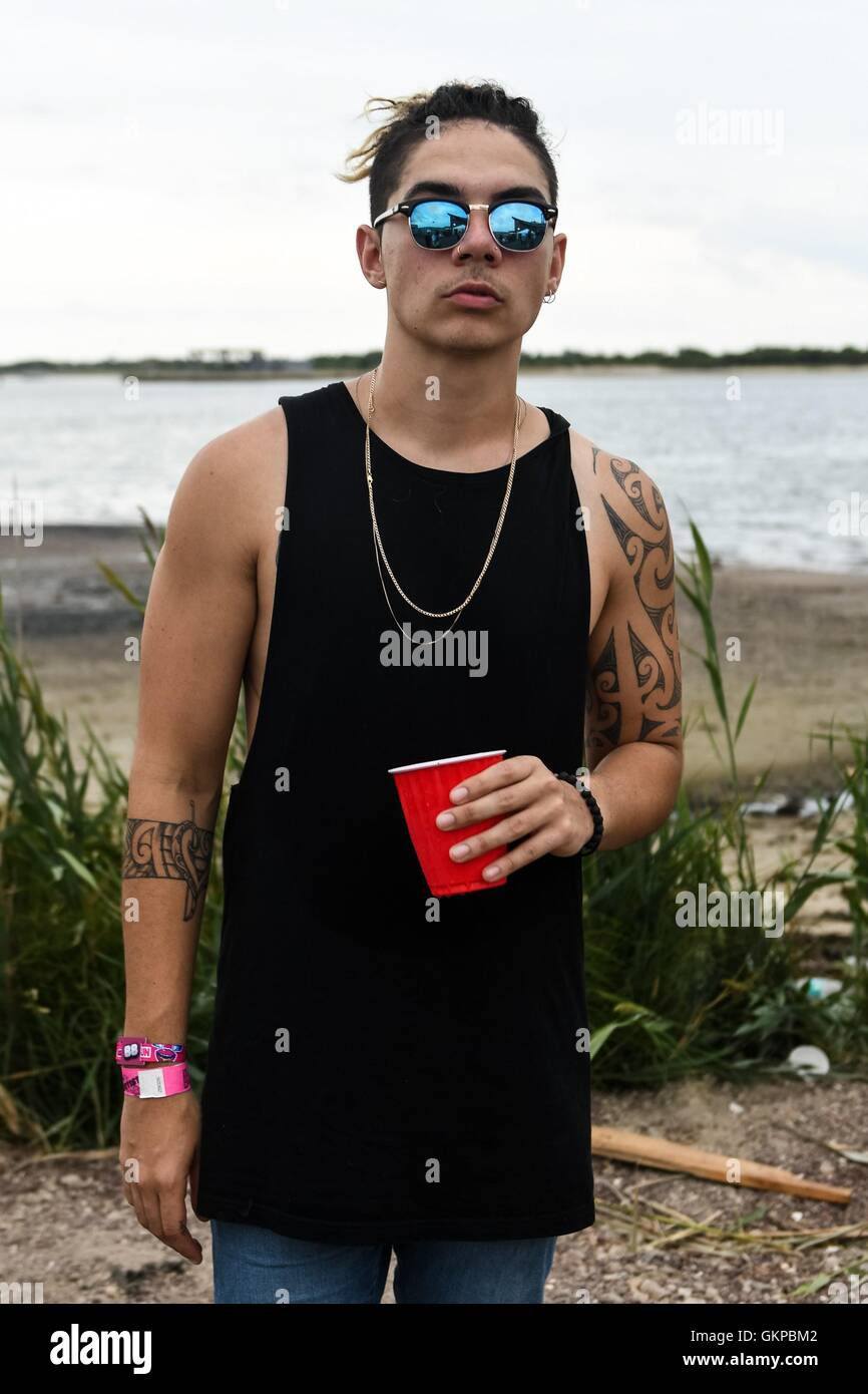 William Singe auf der Bühne für 2016 Billboard's Hot 100 Festival ...