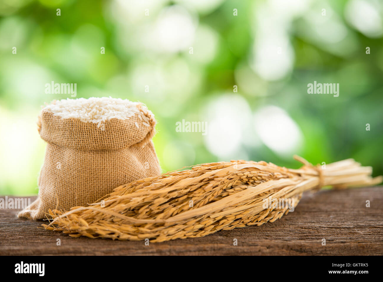 Weißer reis des jasmins -Fotos und -Bildmaterial in hoher Auflösung – Alamy