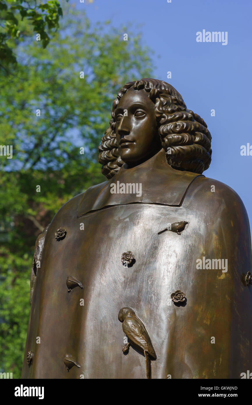 Statue spinoza -Fotos und -Bildmaterial in hoher Auflösung – Alamy