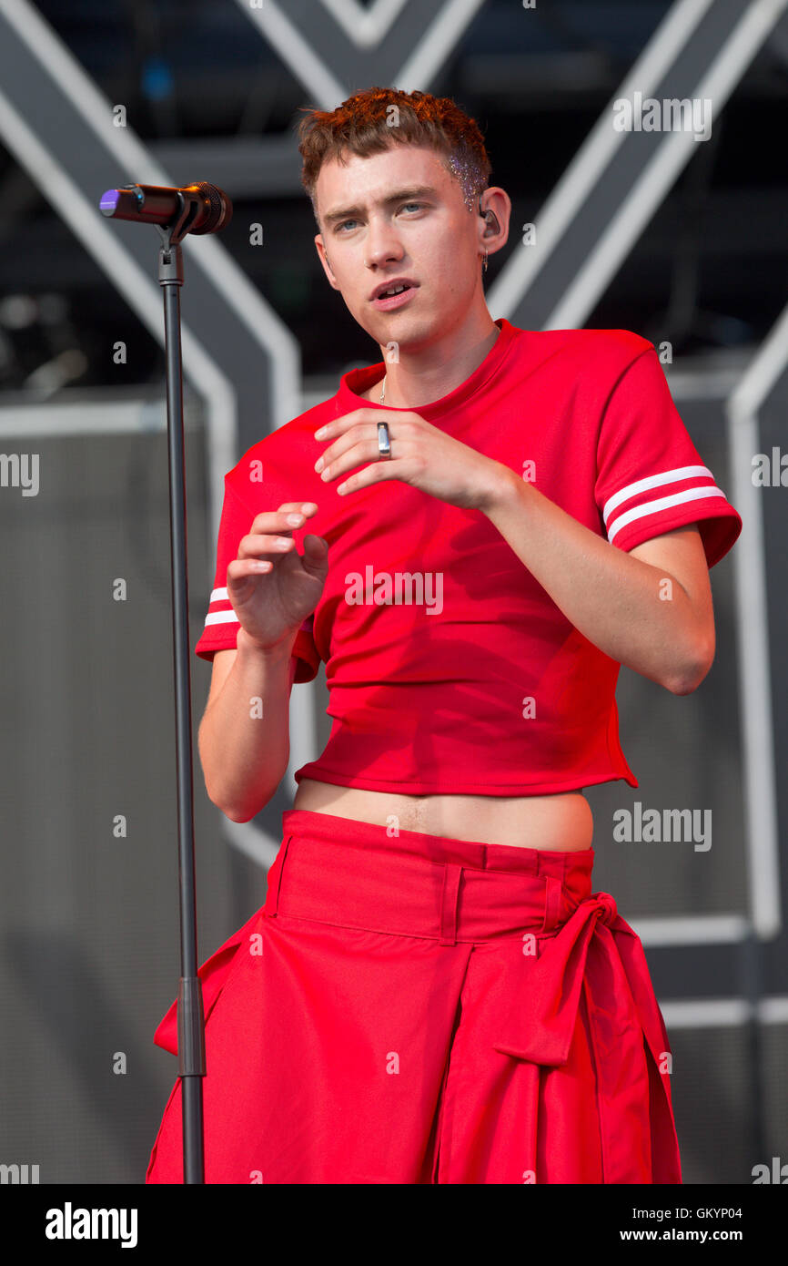 Olly alexander jahre jahre musikfestival in hylands park -Fotos und ...